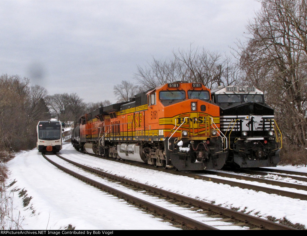 BNSF 5181 and NS 8108